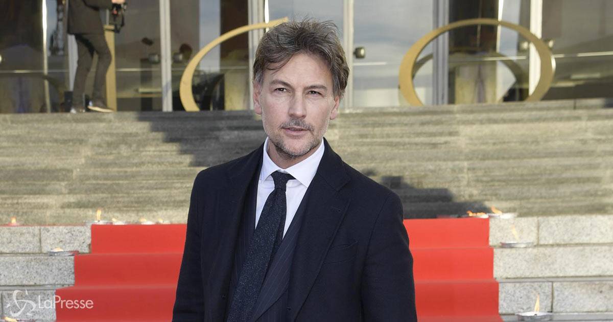 Roberto Farnesi diventerà padre a 52 anni: ecco chi è la compagna