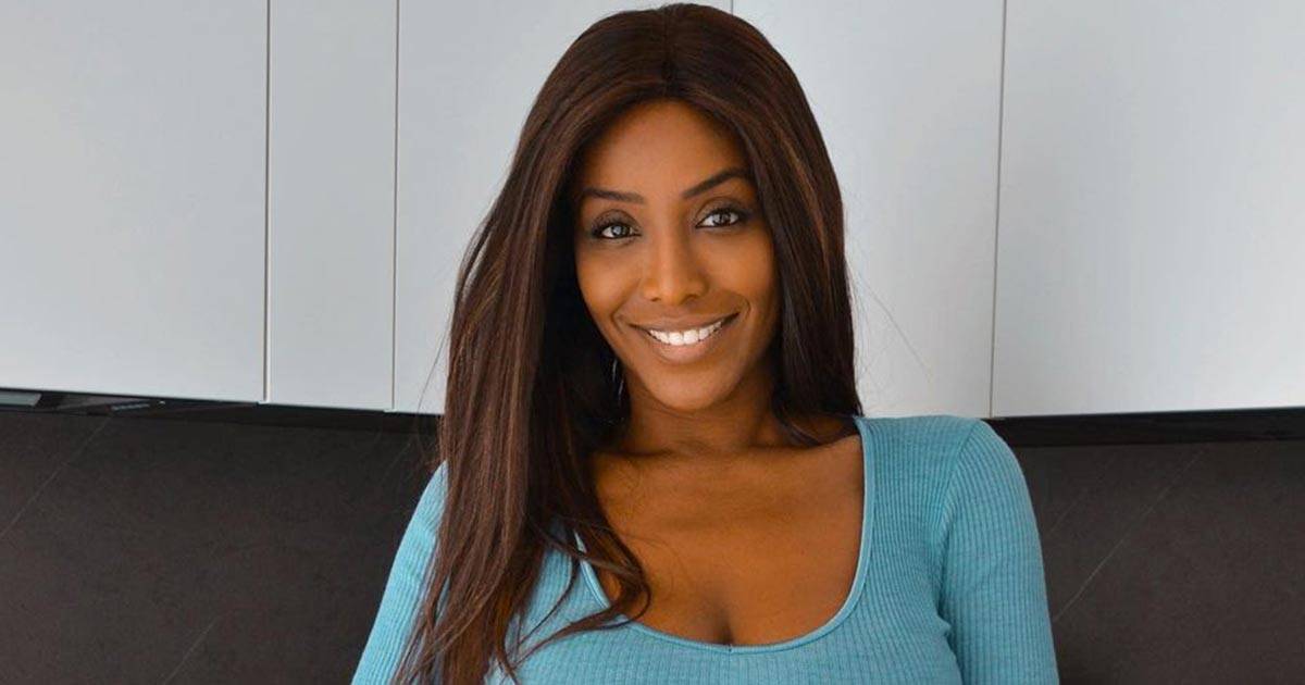 Ainett Stephens e quel body attillato: il video è pura seduzione