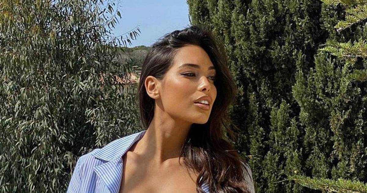 Sotto la giacca niente, le nuove foto di Federica Calemme sono pura sensualità