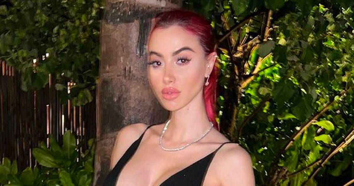 Scollatura vertiginosa e curve esagerate, Valentina Fradegrada seduce i ...